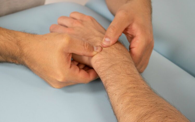 Prueba de ballotage lunotriquetral | Evaluación de la inestabilidad de ...