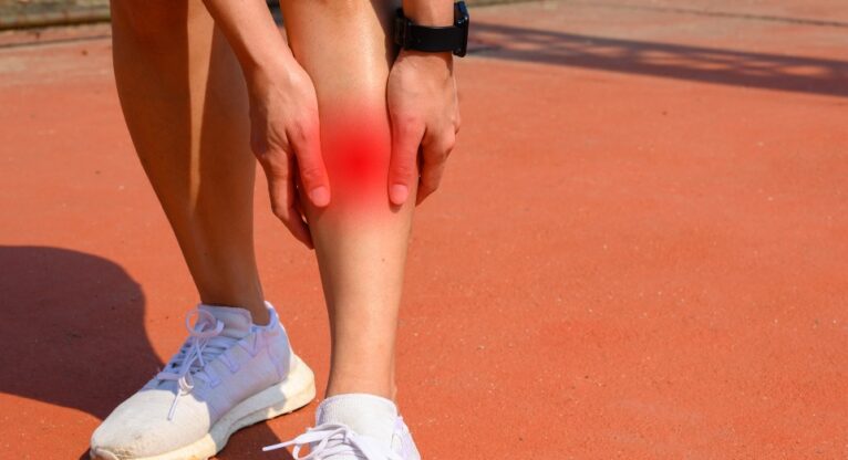 Rhomboid Pain / Interscapular Pain | What is it and how to "fix" it!