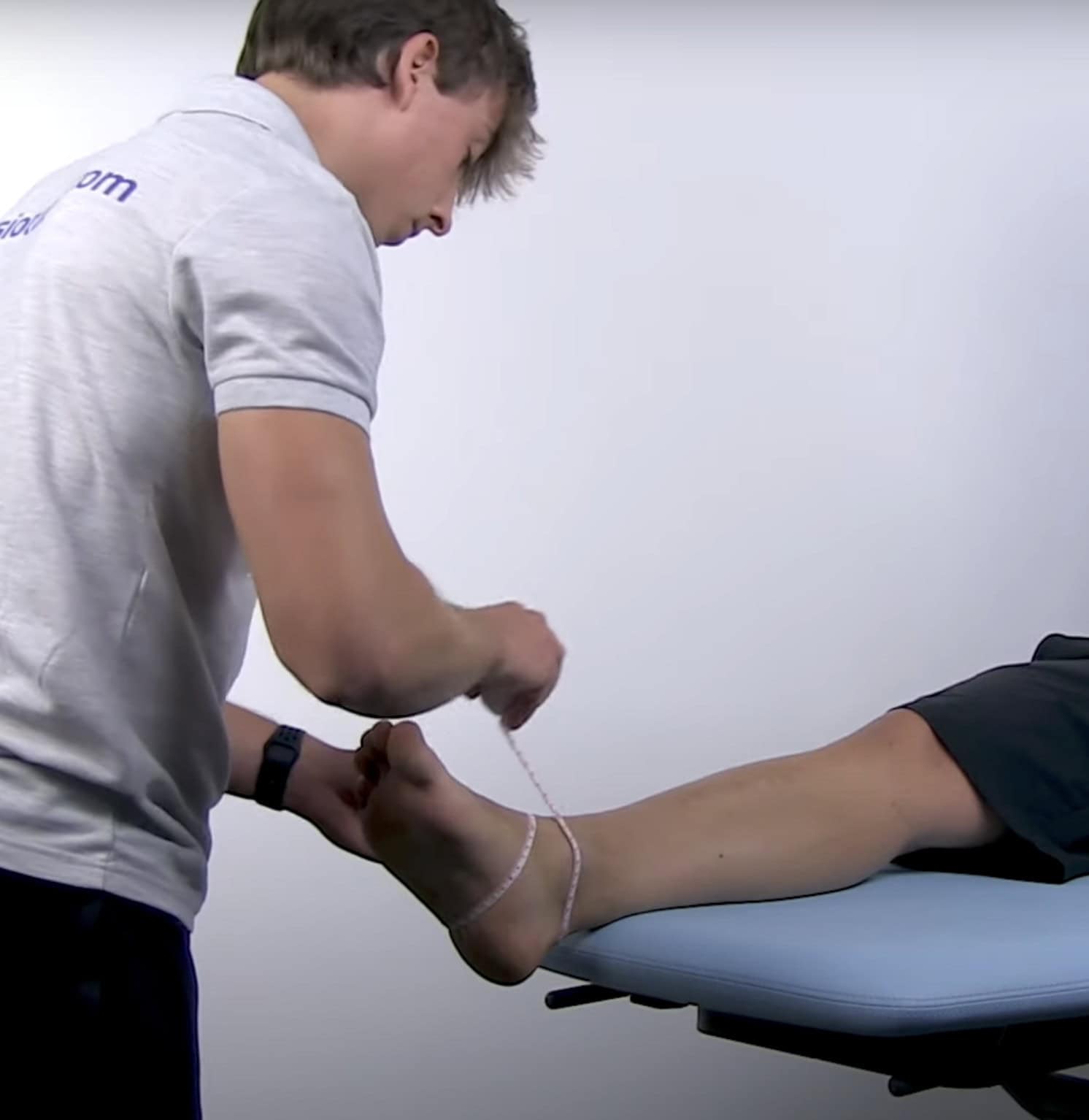 Figure of 8 Method | Ankle Swelling - Physiotutors